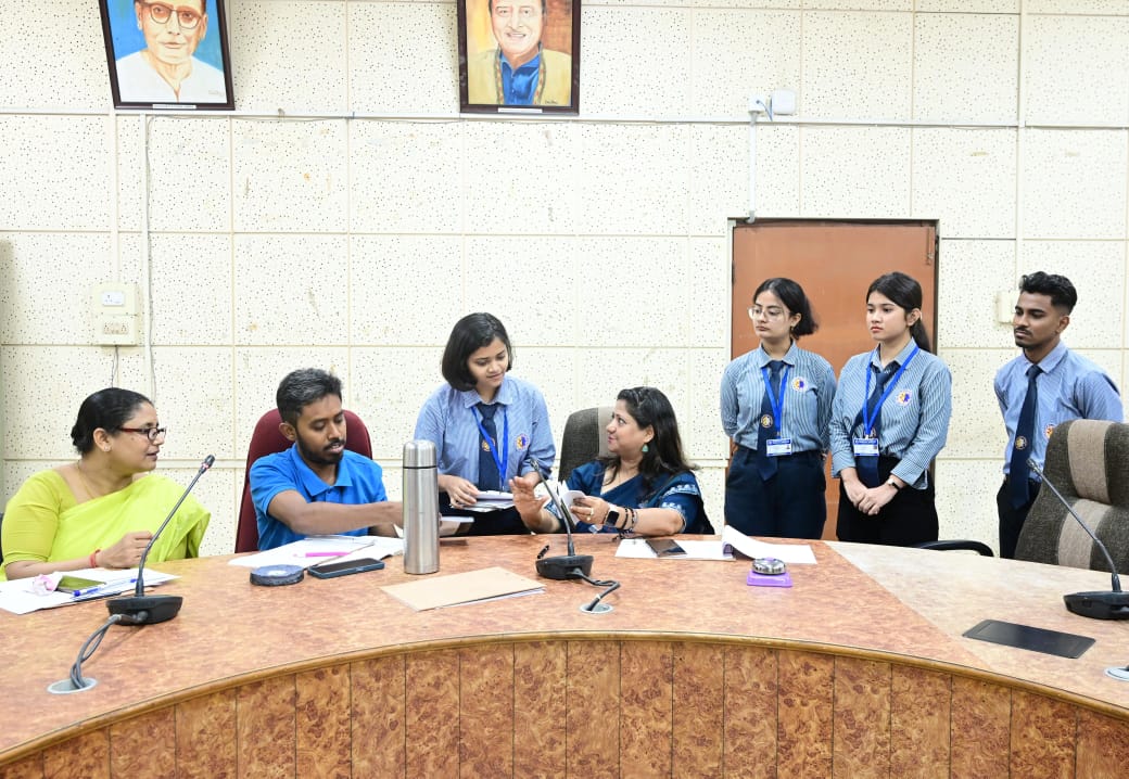 USTM students invent environment-friendly Dwij Paper from paper waste ...